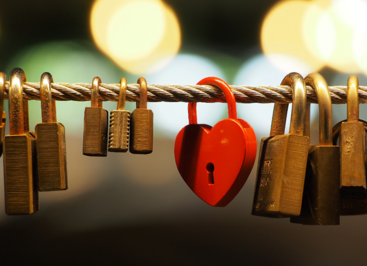 Top 10 Awesome Love Lock Destinations From Around The World - NSNBC